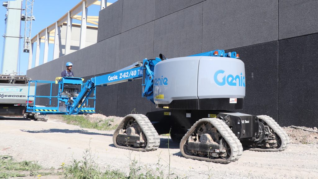 Genie Z-62/40 Trax Track-Driven Articulating Boom Lift - Plant ...