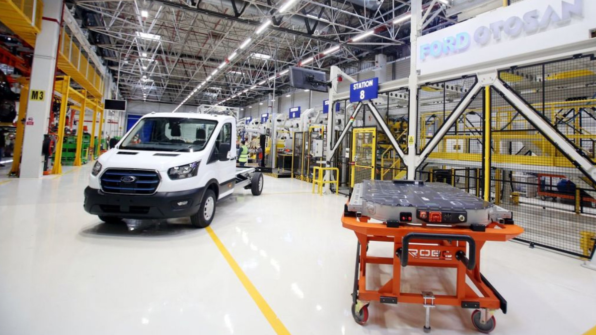 Ford pro vehicles delivers new level of productivity