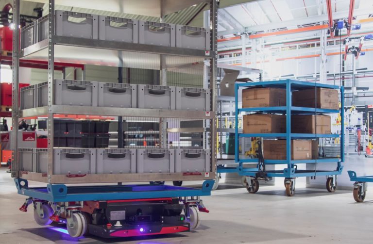 Intelligent Transport Robot Optimizes Material Flow In The Warehouse ...