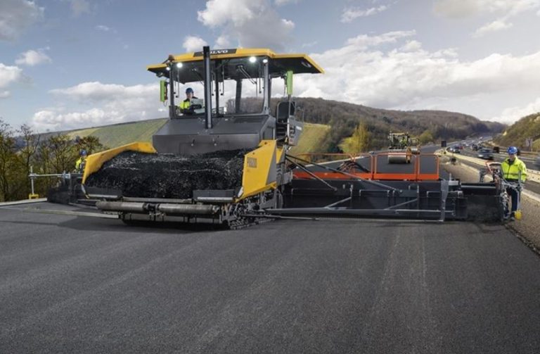New Volvo Electric Screeds Heat Up Large-Scale Paving - Plant ...