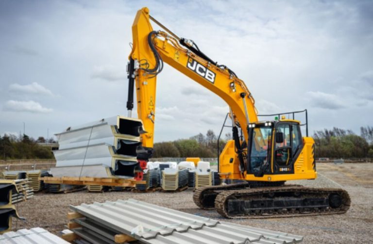 Introducing JCB’s 245XR Reduced Tail Tracked Excavator - Plant ...