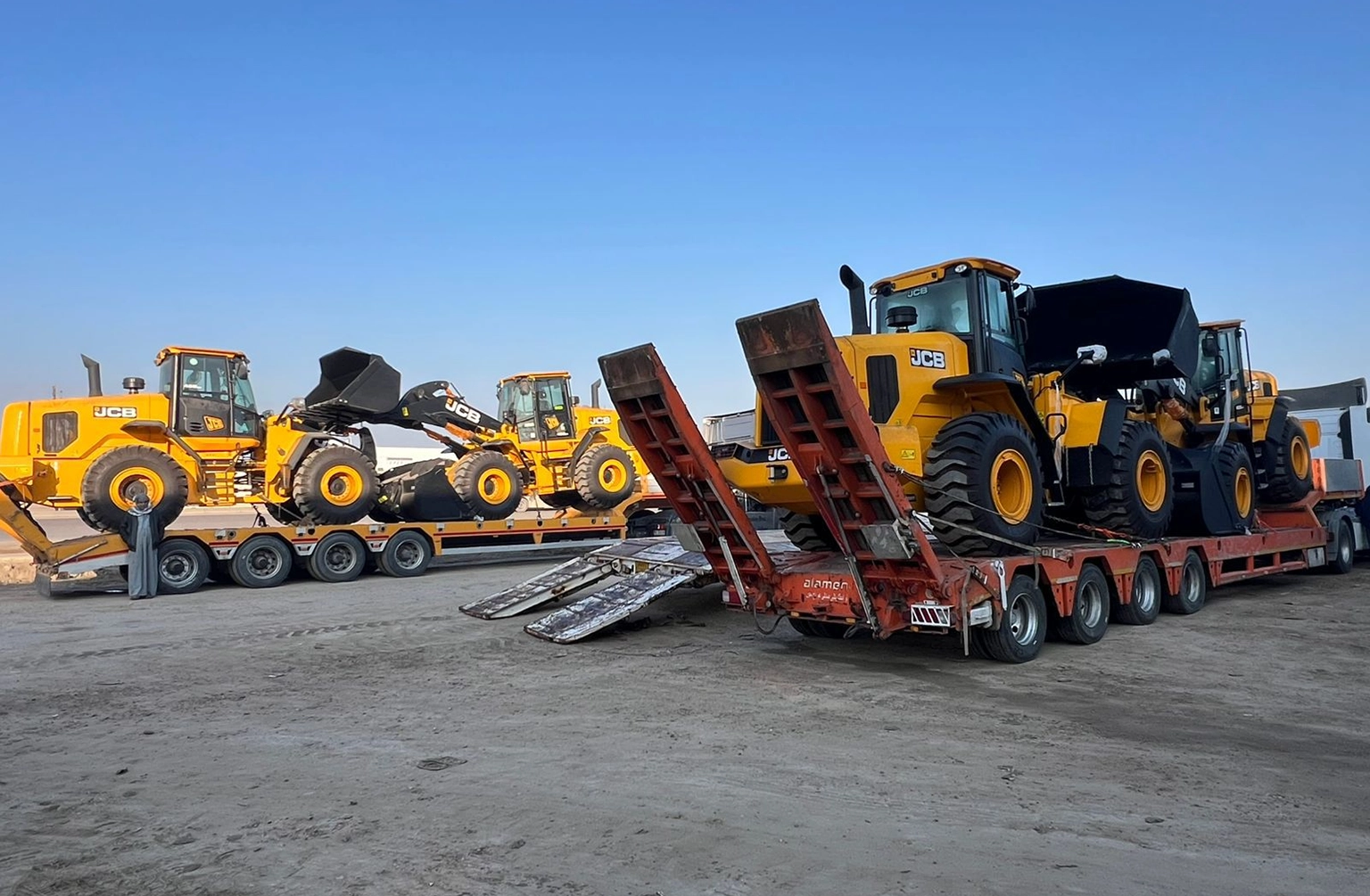 Al Sadeq Delivers 7 JCB 455ZX Wheel Loaders to Iraq | P&E News
